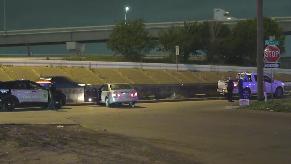 Man shot to death in his car near the North Freeway, Houston police say ...