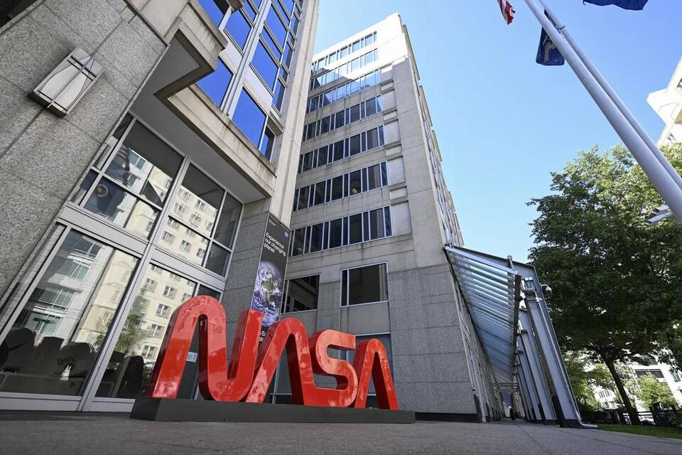 NASA strikes deal over layoffs of recent hires - NewsBreak