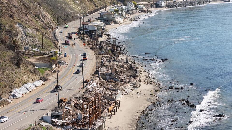 Declaring Malibu's fire recovery a failure, city's rebuild ambassador ...