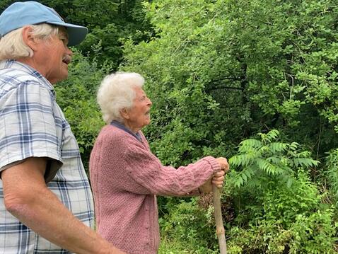 A volunteer program builds friendship while helping older adults ...