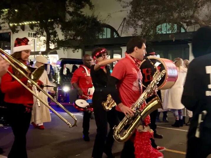 Let It Glow Winter Solstice Costume Party fills State Street in Santa ...