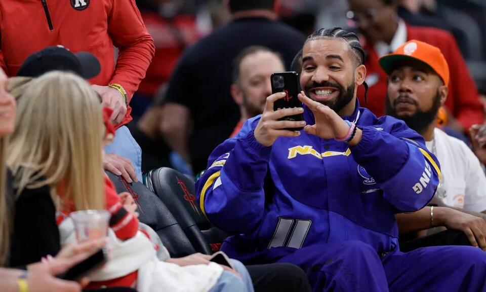 LOOK: Drake at the Rockets game and other pictures of the day in the ...