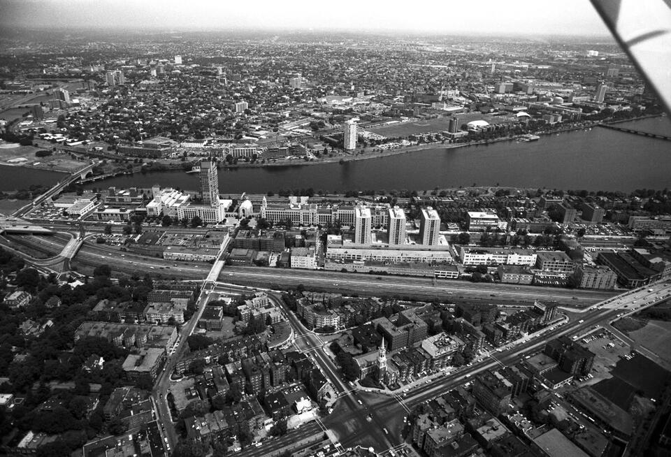 Boston University students on a manhunt to track down College ...