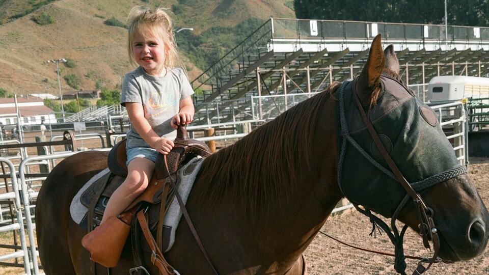 Pink Tributes Flood the Arena as Rodeo Community Grieves Oaklynn Rae ...