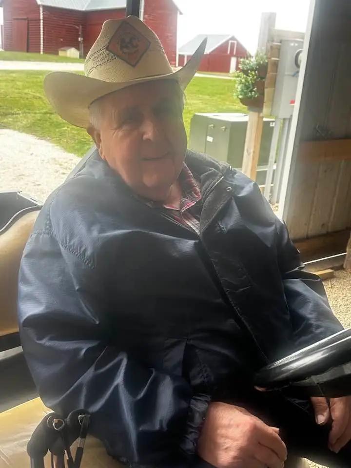 Arland Lepper and his Allis Chalmers Collection - NewsBreak