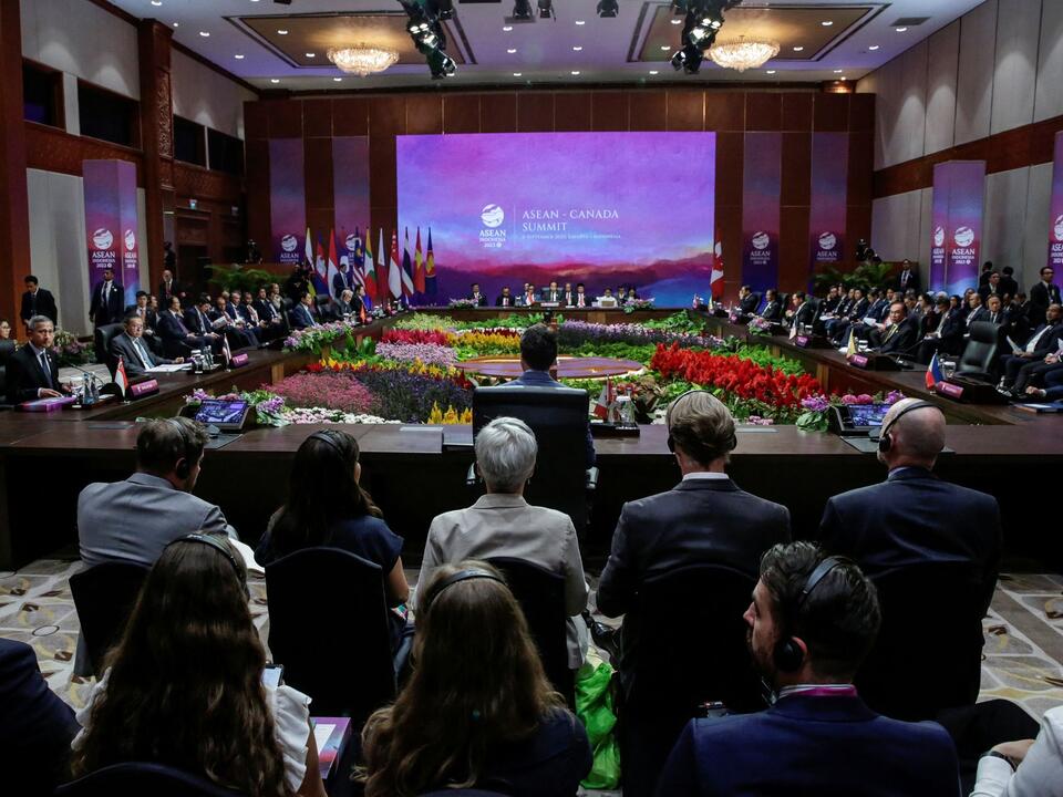 Chinese Premier warns against “new Cold War” at ASEAN Summit