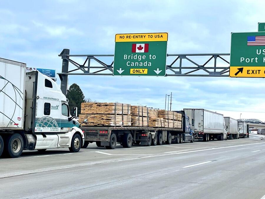 Strike averted after Canadian border workers reach tentative contract
