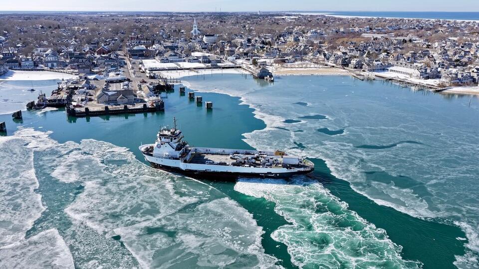 Deep Freeze: Harbor Ice Forces Hy-Line Cruises To Cancel Fast Ferry ...