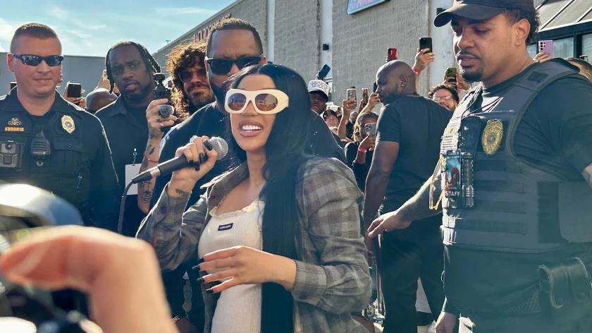 Rapper Cardi B brings big crowd to Palmer Park Mall for 'Am I the Drama ...