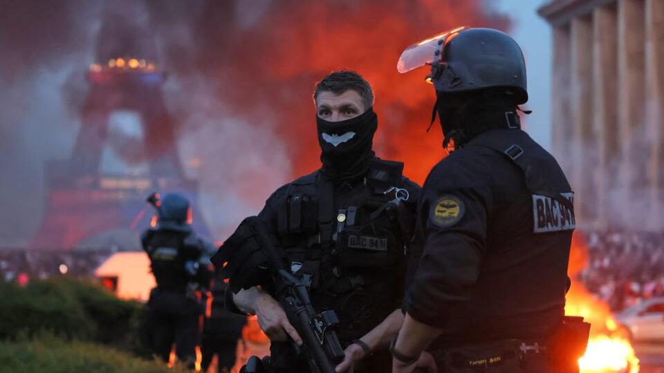 Violence erupts in Paris as fans celebrate PSG’s Champions League ...