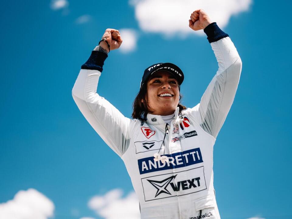 Jamie Chadwick is first woman to win on Indy NXT road course, leading ...