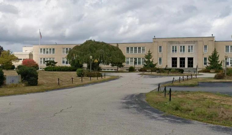 Boston Developer Moves In on Long-Empty Kingston School Campus - NewsBreak
