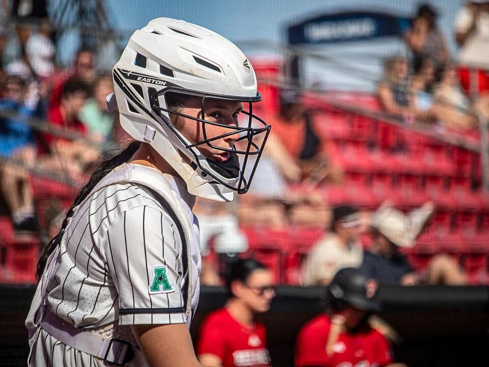 Junior catcher Elizabeth Moffitt leads young Mean Green roster after ...