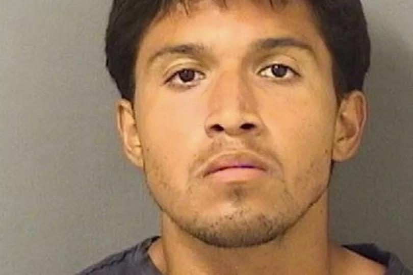 Maniac storms walls of Trump's Mar-a-Lago resort 'hunting for ...