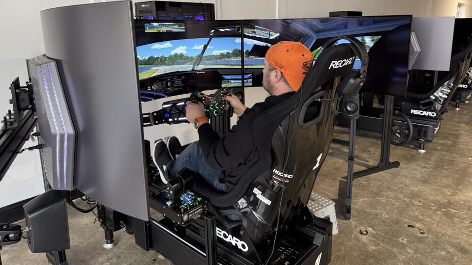 SpeedHub Sim Racing brings simulator racing to Chattanooga - NewsBreak