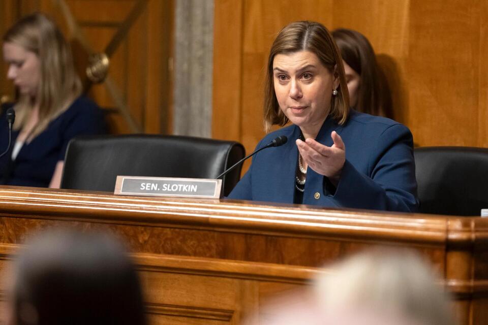 Slotkin introduces bill to prevent Chinese vehicles from entering U.S. - NewsBreak