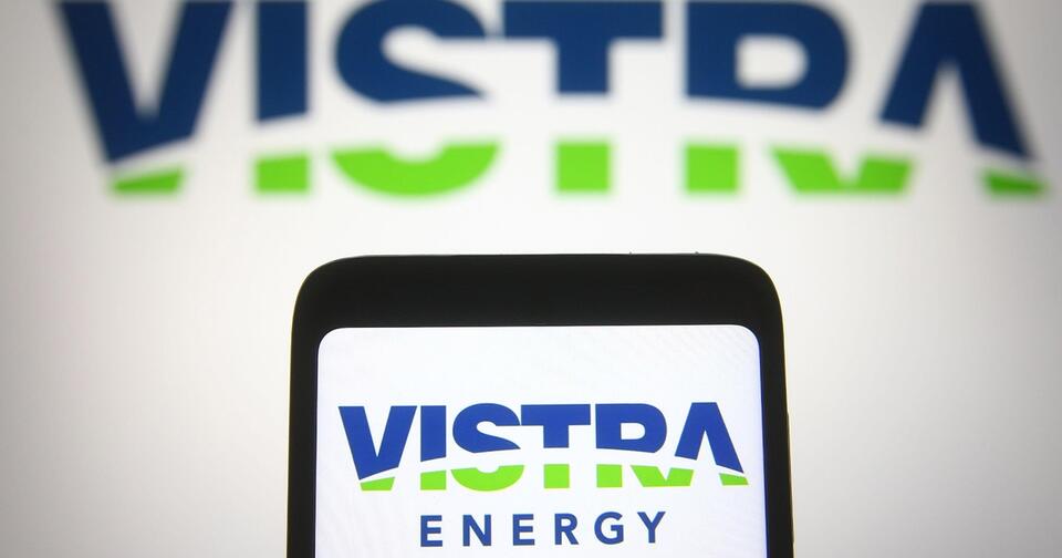 Vistra Is First Utility to Top S&P 500 Since 2001 Amid AI Boom - NewsBreak