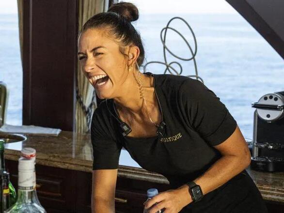 Below Deck Mediterranean Season 9, Episode 2 Recap: A Rose Between Two ...