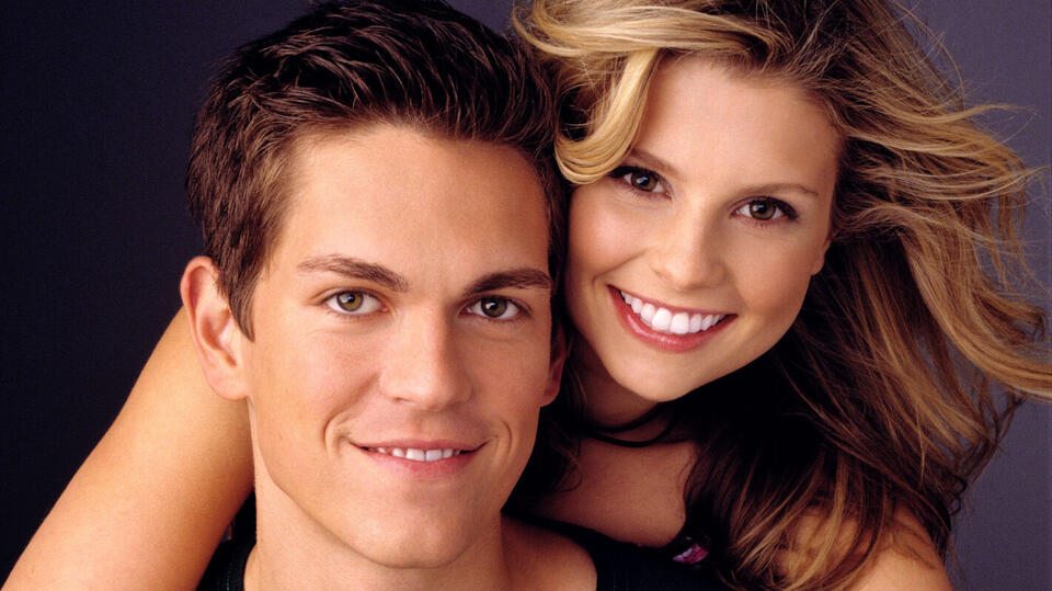 ‘Reba’ Star JoAnna Garcia Swisher Gives Update on Reuniting With Steve ...
