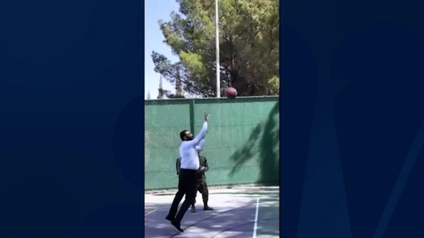 Syrian president plays basketball with military personnel during U.S ...