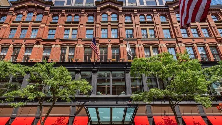 In 2005, this downtown office tower sold for $121.7 million. It just ...