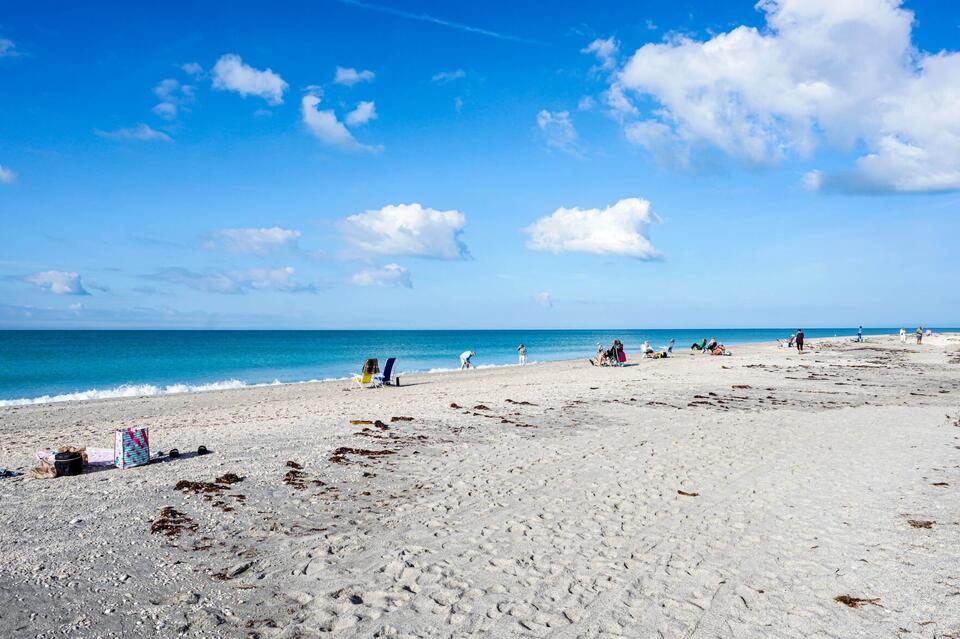 Report: Charlotte, Sarasota county tourism down slightly - NewsBreak