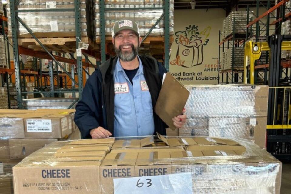Local Food Banks Prepare for Rising Demand Amid SNAP Funding Worries ...