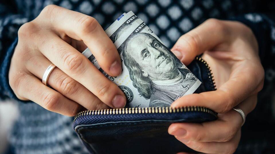10 Practical Tips People Use to Feel More in Control of Their Money ...