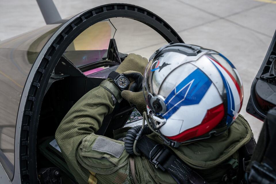 Bell & Ross Partners With Rafale Solo Display, Launches Special Edition ...