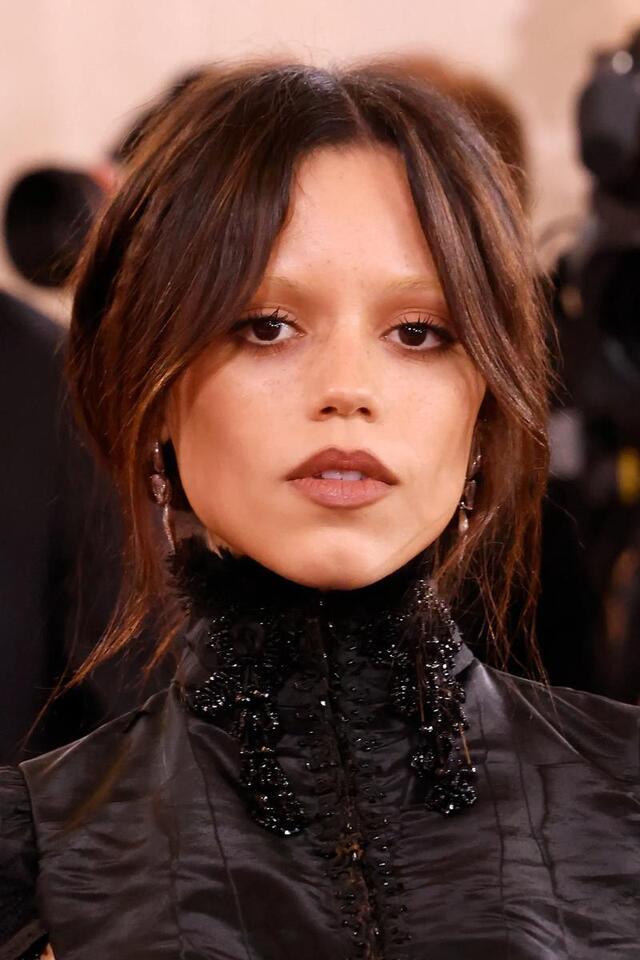 Cloud Lips Were the Biggest Spring Makeup Trend at the 2026 Golden ...