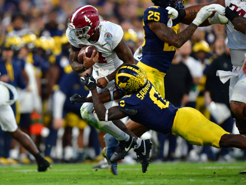 Alabama Fans Distraught After Losing College Football Playoff Game To ...