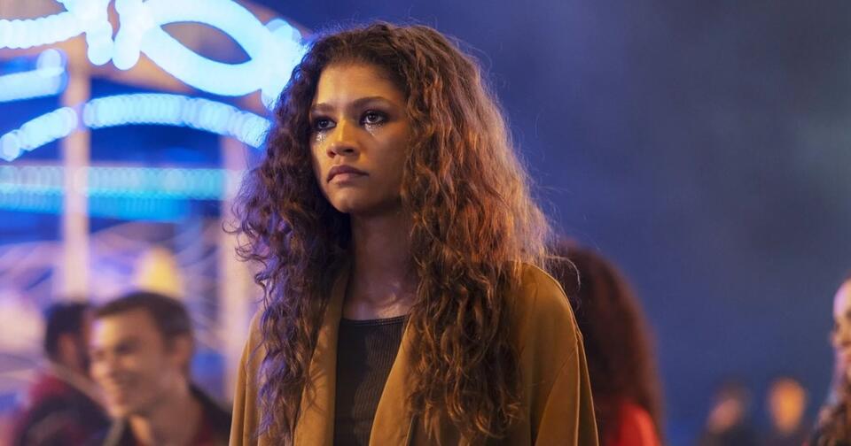 ‘Don’t Forget to Smile’ Trends Amid Zendaya Hat Theory - NewsBreak