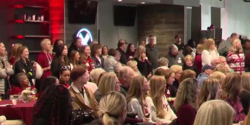 USC celebrates former female student-athletes during 50th year ...
