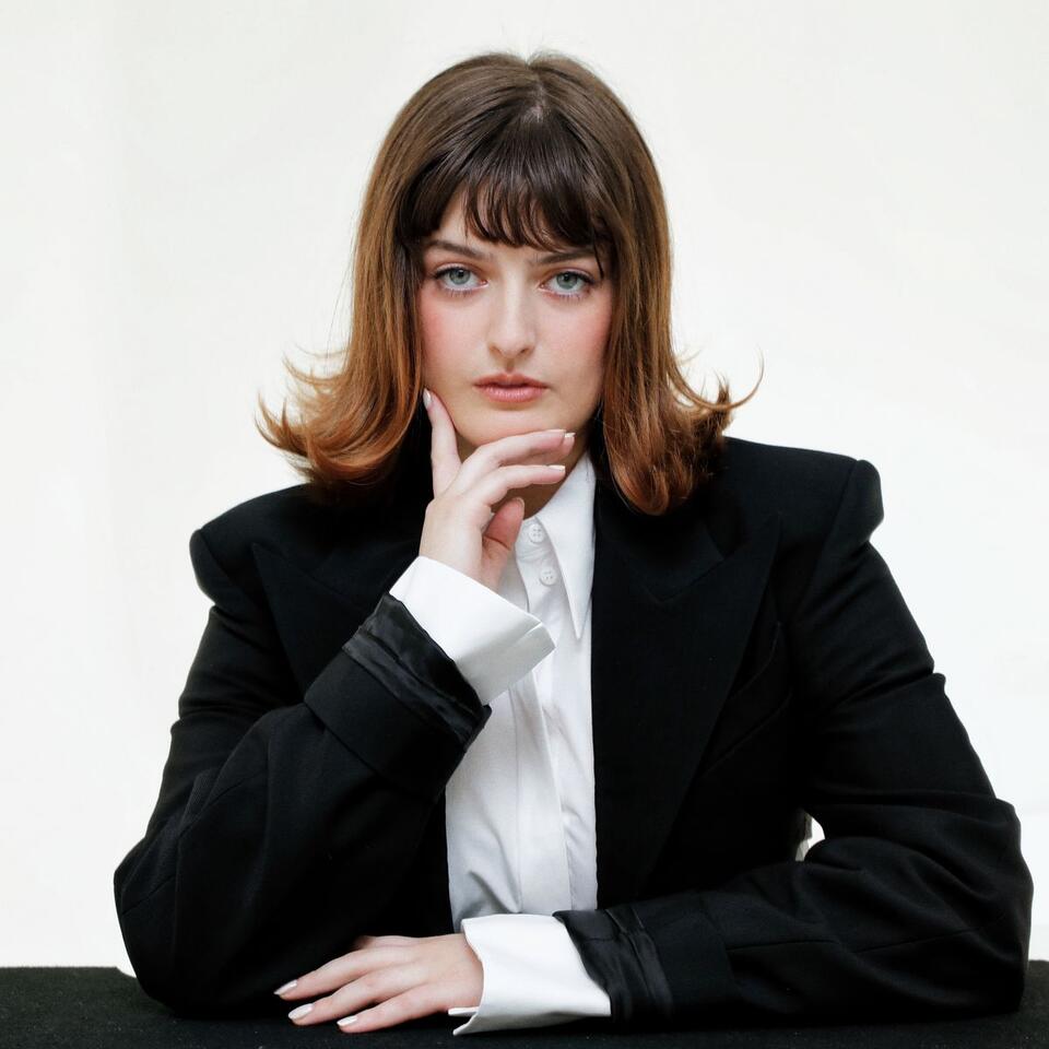 ‘SNL’ Newcomer Chloe Troast Is Already a Master of Impressions—and ...