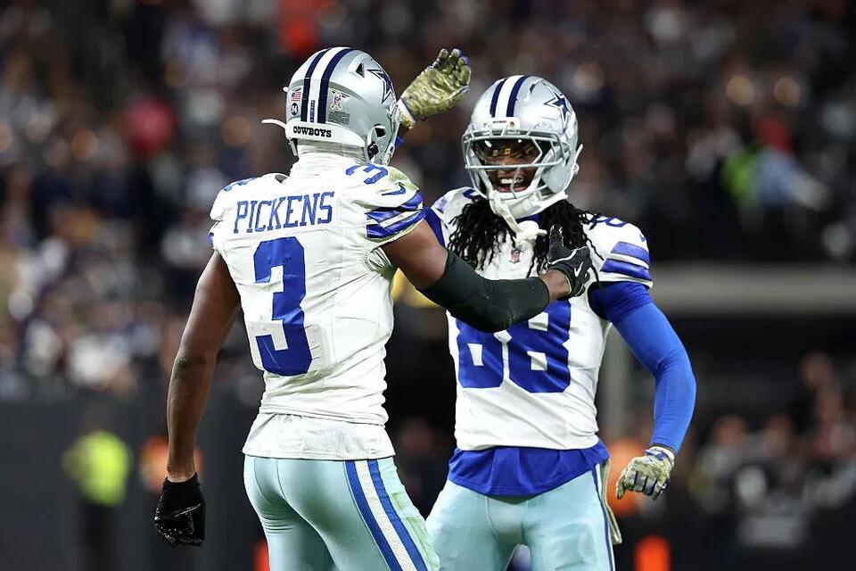 Love of the Star: Cowboys dominate Raiders 33-16 on Monday Night ...