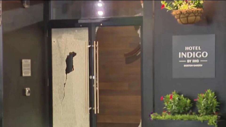 Shooting at hotel near TD Garden, video shows bar patrons running for ...