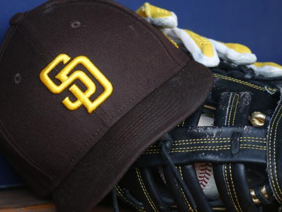 Padres Gold Glove winner predicted to get $63 million contract