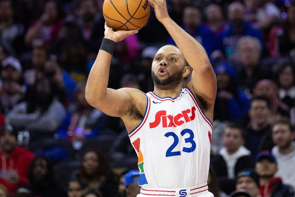 Eric Gordon Injury Update: Right Wrist Sprain on February 11, 2025 ...