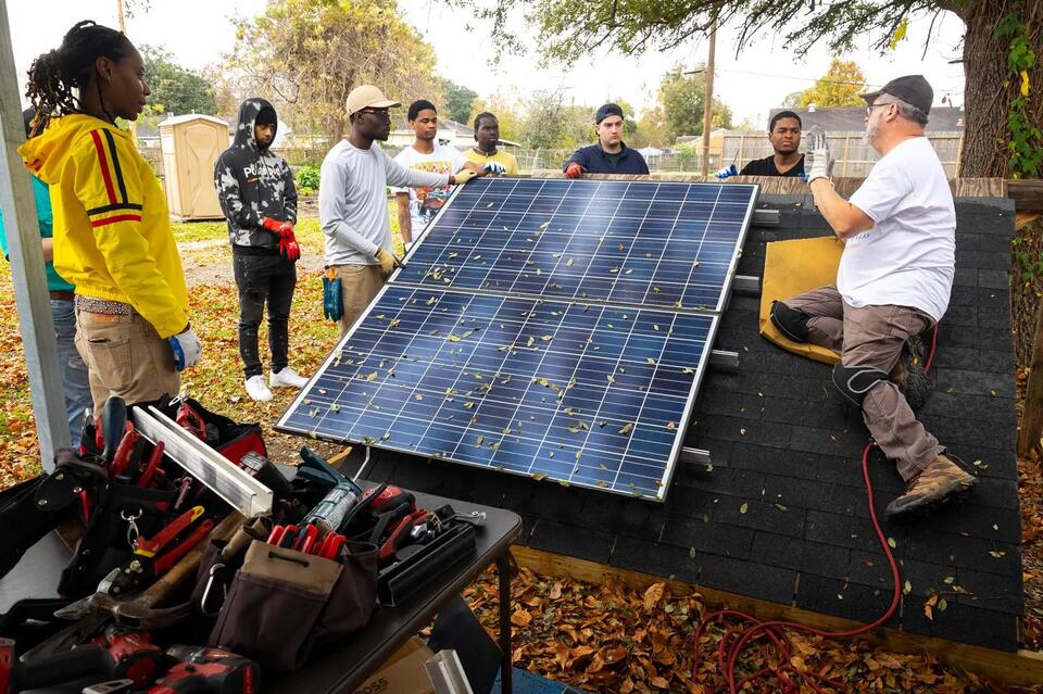 Sunnyside solar farm delayed amid renewable energy financing woes ...