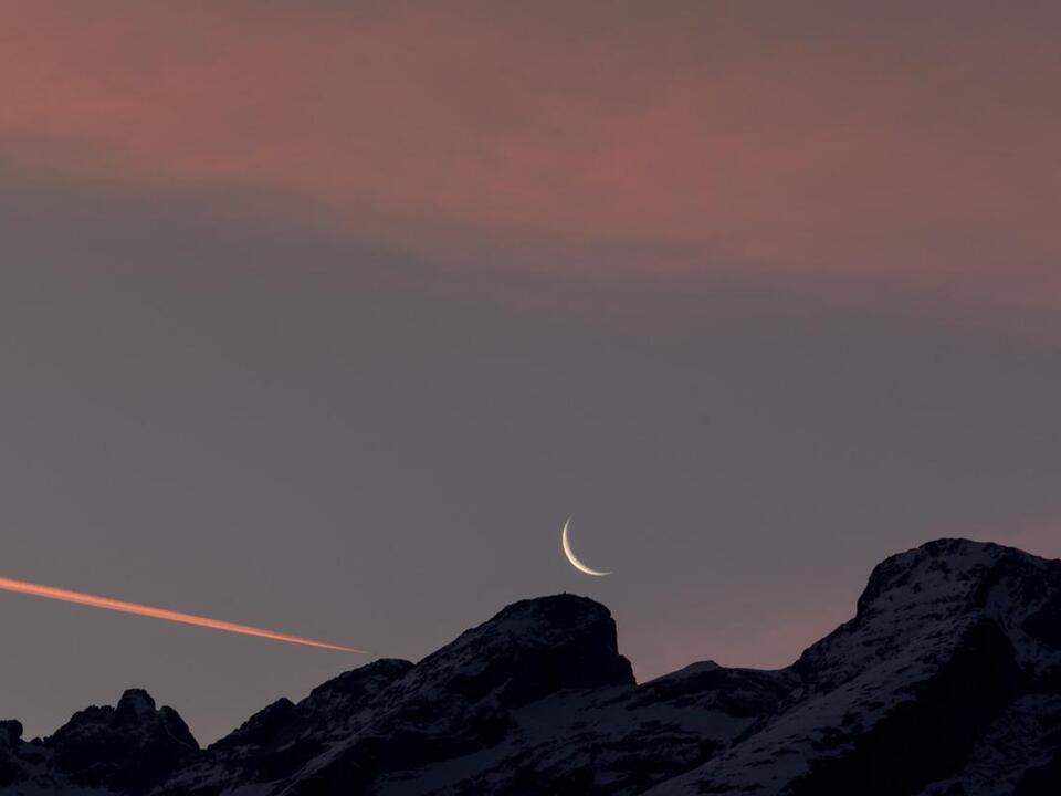 21 Amazing Waning Crescent Facts