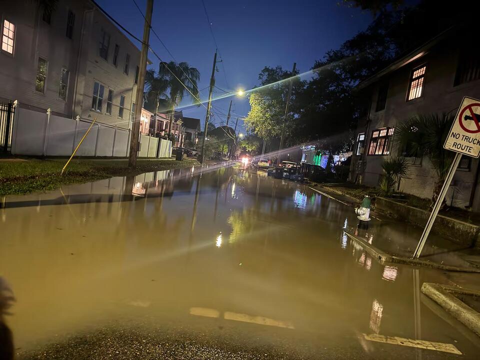 Water main break causes street flooding Uptown, prompts boil advisory ...