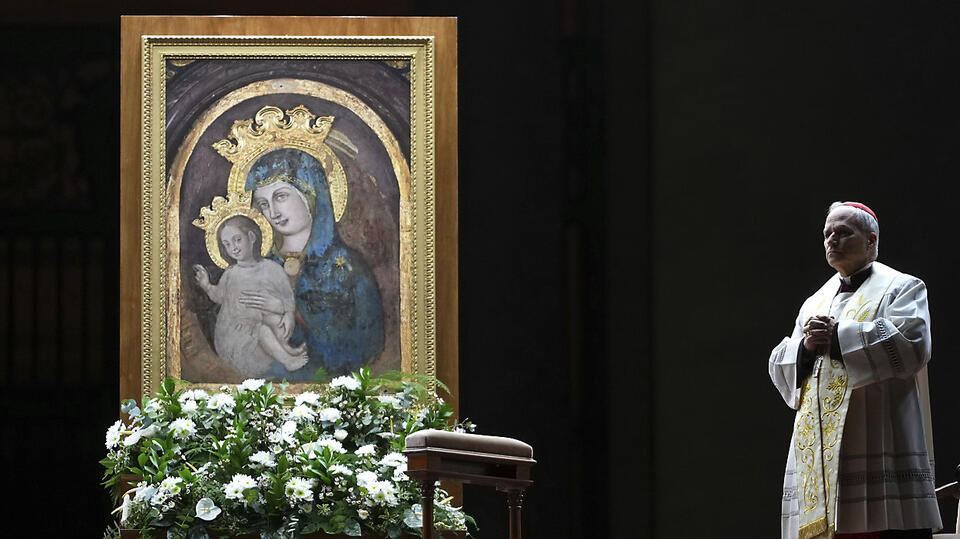 Pope stable with no new respiratory crises but will sleep with ...