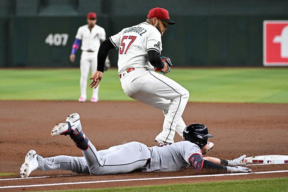 How Hitters Reach First: 7 MLB Rules - NewsBreak