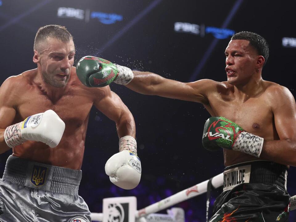 Benavidez unanimously outpoints Gvozdyk for interim WBC light ...