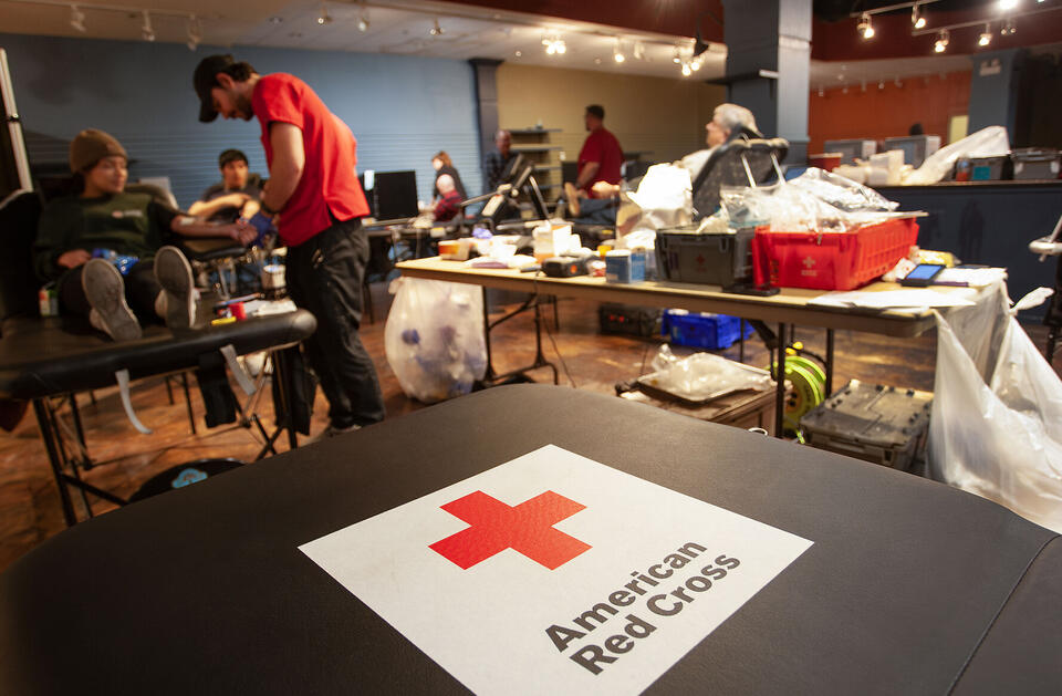 'Give the gift of life': Red Cross hosts largest blood drive of the ...