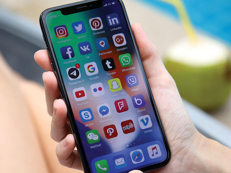 9 iPhone Setting Mistakes That Could Actually Be Slowing Your Phone Down, Experts Say ...