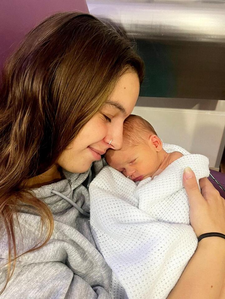 Woman rushed to hospital for appendicitis ends up giving birth - NewsBreak