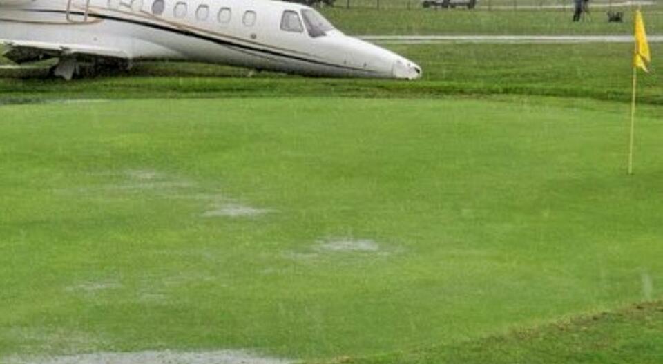 Wild Scene Unfolds On Golf Course – Private Jet Crashes Through Fence ...