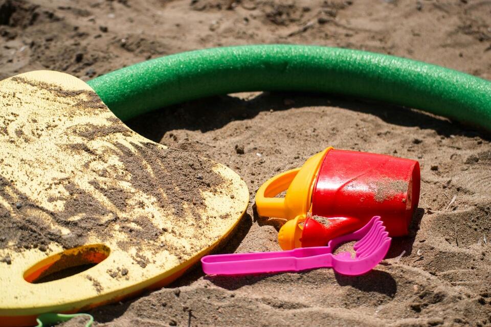 This Pool Noodle Turned Into A Rustic Spring Wreath That Looks Store ...