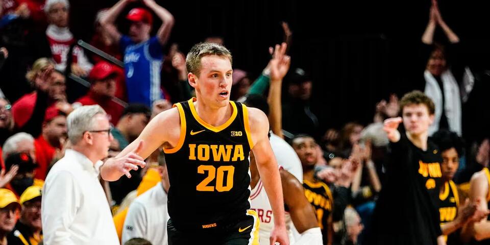 Payton Sandfort to return to Iowa for senior season - NewsBreak